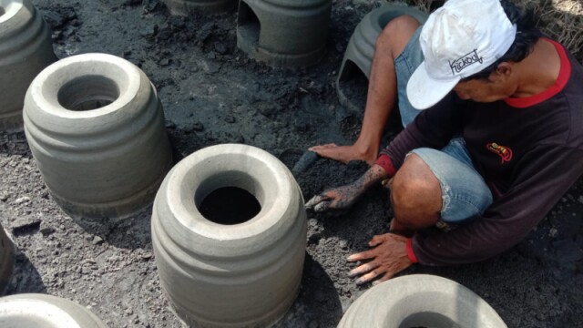Geliat Bisnis Tungku Tradisional - KanalDesa.com